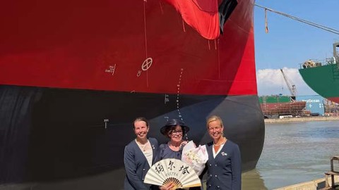LANGH SHIPPING RECEIVES THIRD GREEN CONTAINERSHIP - Clean Shipping ...